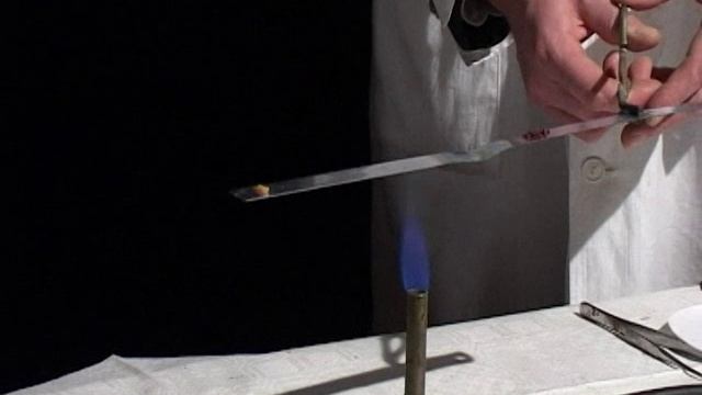 114. Сравнение температур воспламенения фосфора