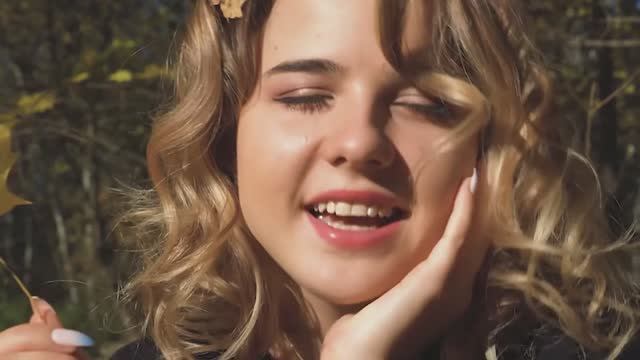 Анна Леоненко исполняет песню группы Лицей - Осень..