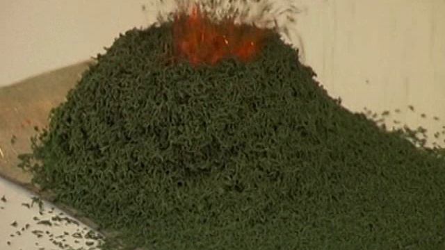 158. Разложение дихромата аммония (вулкан)