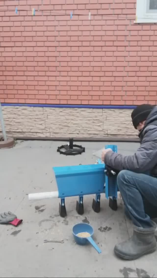 Купил сеялку для мотоблока. Сборка. обзор сеялки Пахарь.