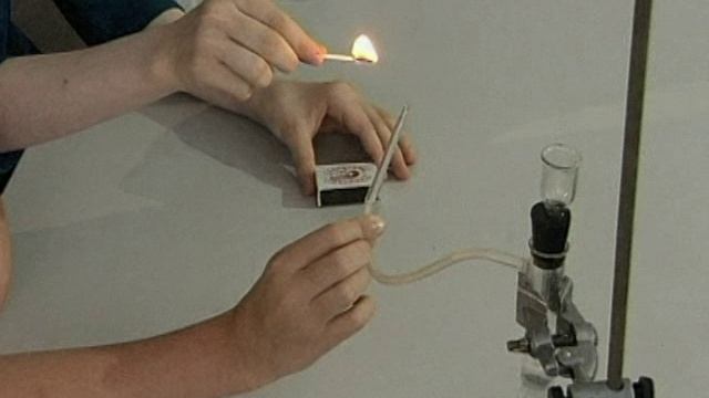 021. Горение водорода