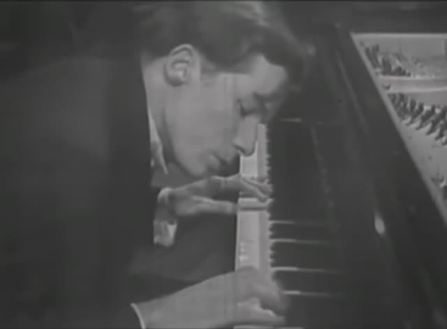 Beethoven Concerto 1 in C major op.15 I. Allegro con brio. Glenn Gould, CBC Symphony & Paul Sherman