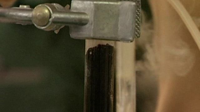 177. Получение хлора и растворение его в воде