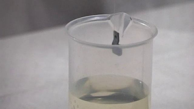 007. Растворение стекла в плавиковой кислоте