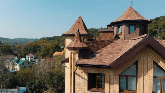 Готовый объект. Черепица Либерти красный Европа + Кастелло красный Европа. г.Владивосток.