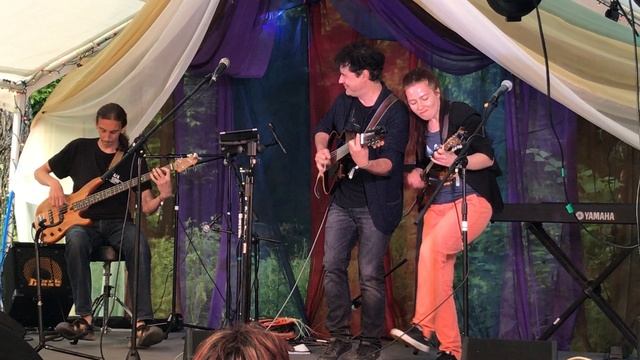 Ольга Егорова, мандолина, Александр Щербина, гитара, вокал, 2019