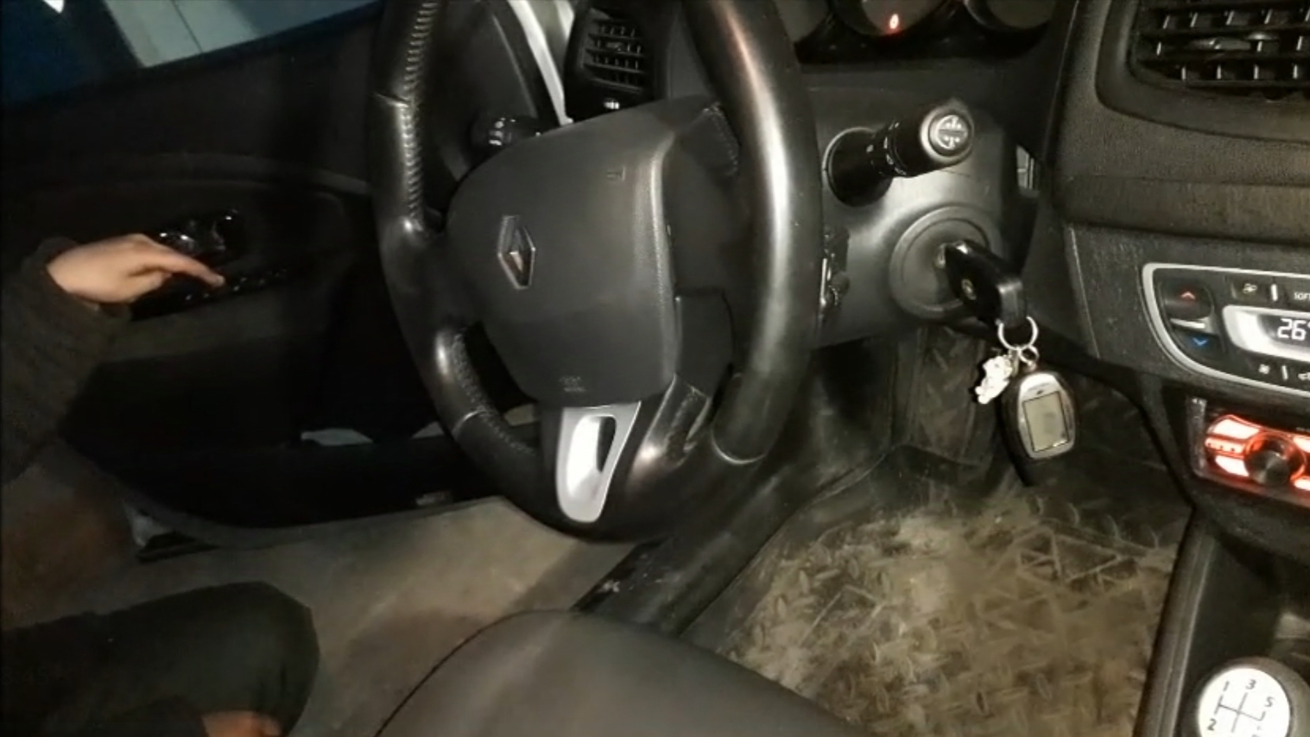 Ремонт стеклоподьемника  рено-флюенс