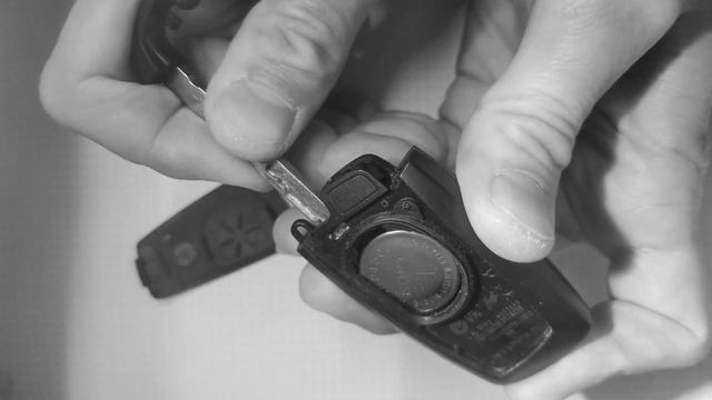 БМВ ключ - как достать батарейку bmw 5 series key battery