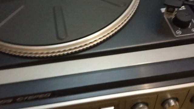 Такие одинаковые и разные электрофоны Вега-109 стерео.