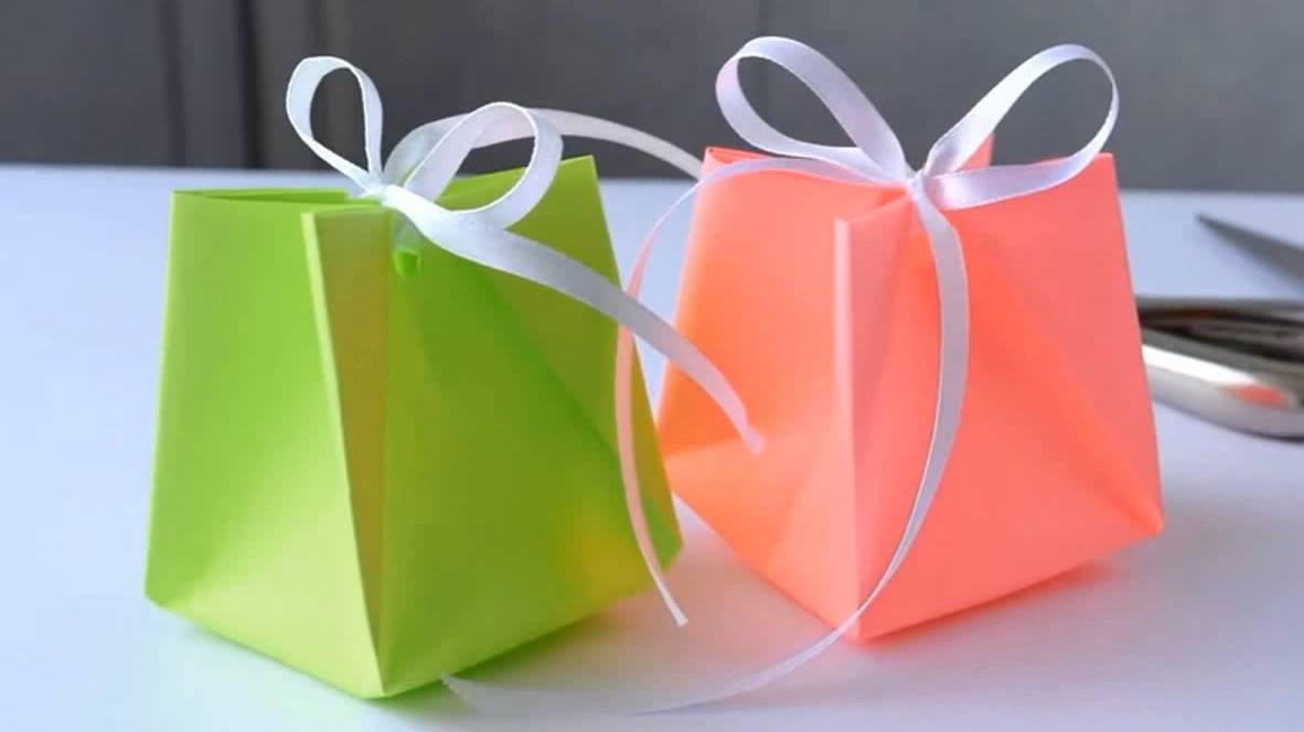 Упаковка подарков. Бумажный пакет