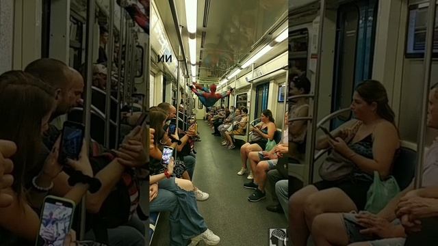 Принцесса галактики и человек паук.