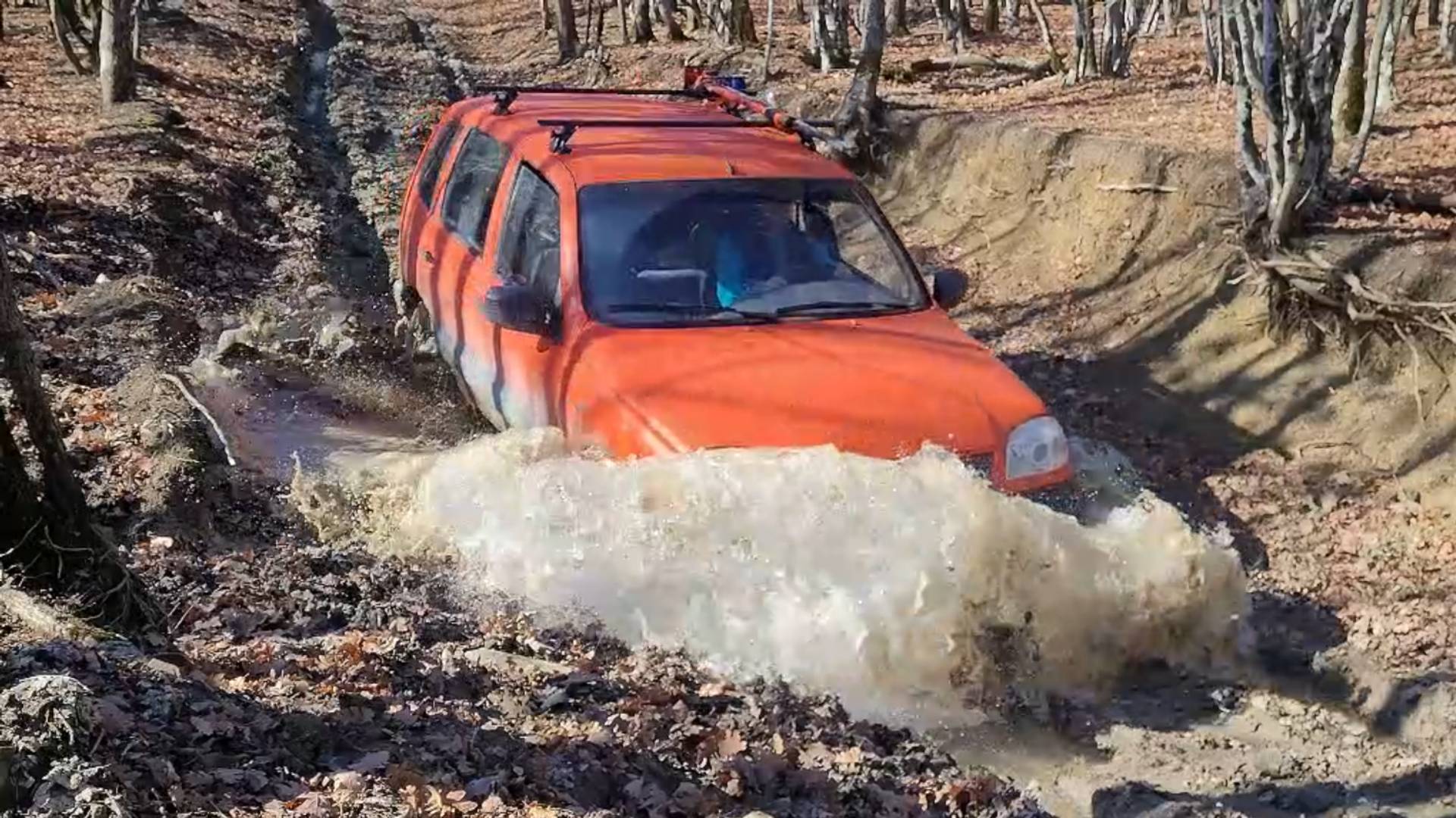 На Шеви Ниве по осенним ручьям Кавказа. Район Широкой Балки под Геленджиком.