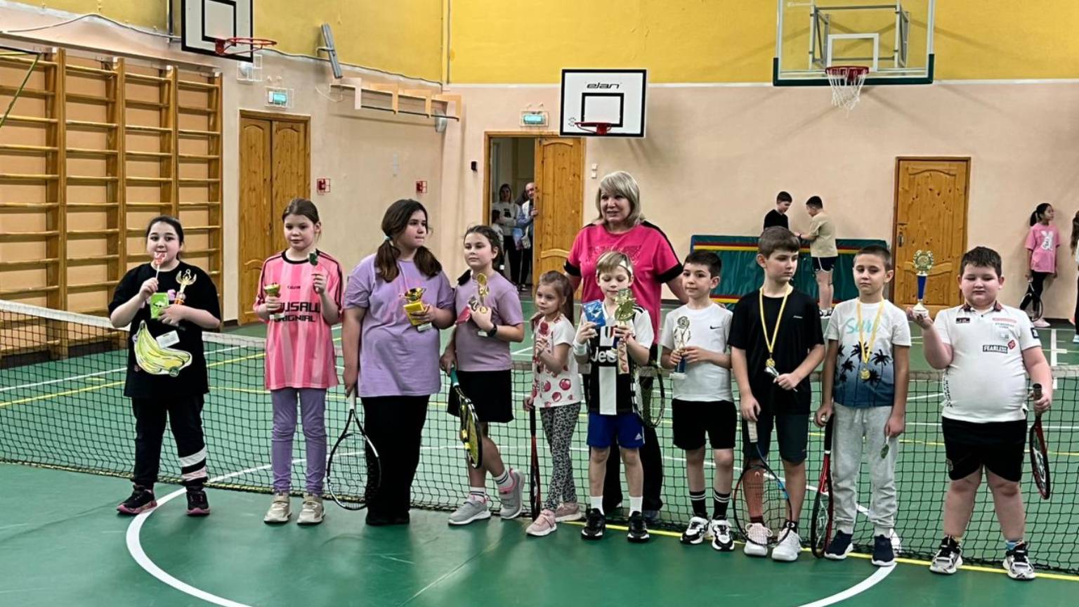 Два новогодних турнира в школе 1596 17.12.2024. Группа B