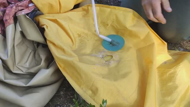 Ремонт баллона байдарки Щука в походных условиях. Как устранить течь по месту приклеивания фланца