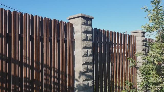 Забор из металлического штакетника цена за метр в СПб с установкой - заборы для дачи недорого цены