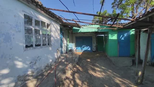 На берегу двух морей. Квартира на участке 16 соток. До моря 750 м. Посёлок Ильич Темрюкский район.