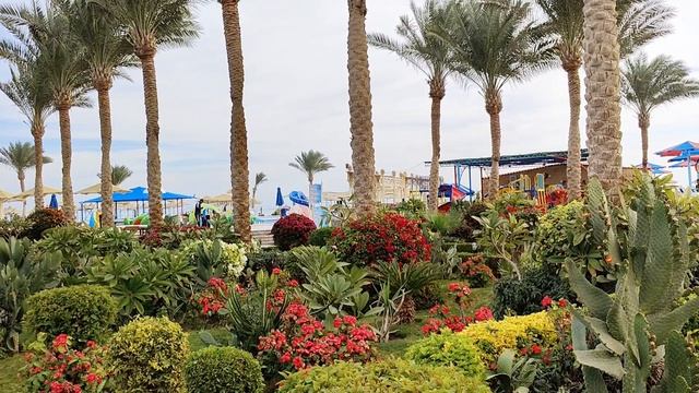 ТАКОЕ КОЛИЧЕСТВО БАССЕЙНОВ МЫ ЕЩЁ НИГДЕ НЕ ВИДЕЛИ.