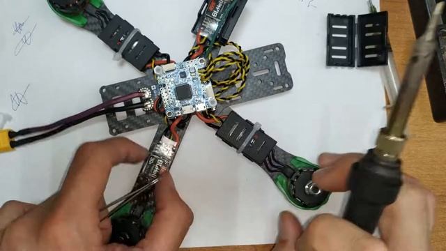 Сборка квадрокоптера на раме QAV 220 (часть 1)
