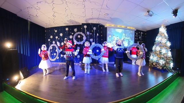 Танец "Русские зимы! До чего красивы!"
2, 3 классы