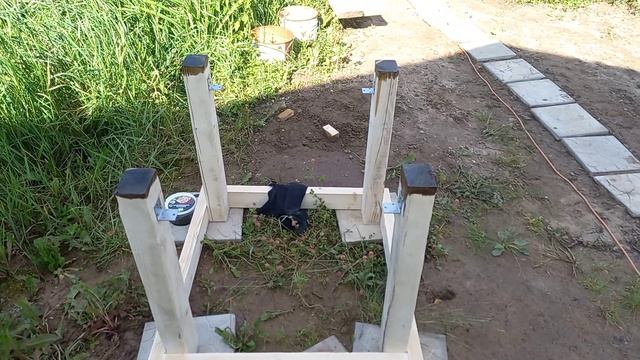 Уличный стол