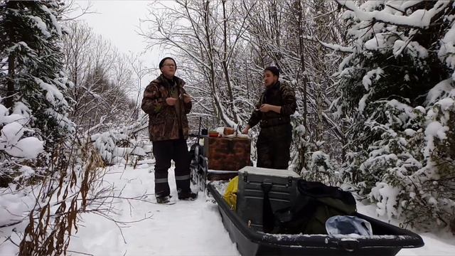 Поход к избушке. Часть третья. Первая поездка на буксе по первому снегу.