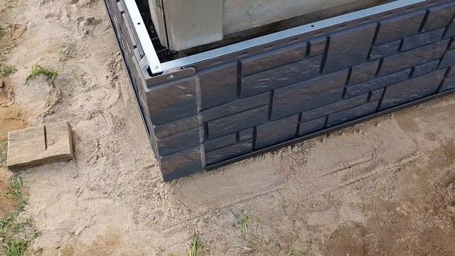 Фасадная панель для наружной отделки - как закрыть фундамент на сваях декоративными панелями
