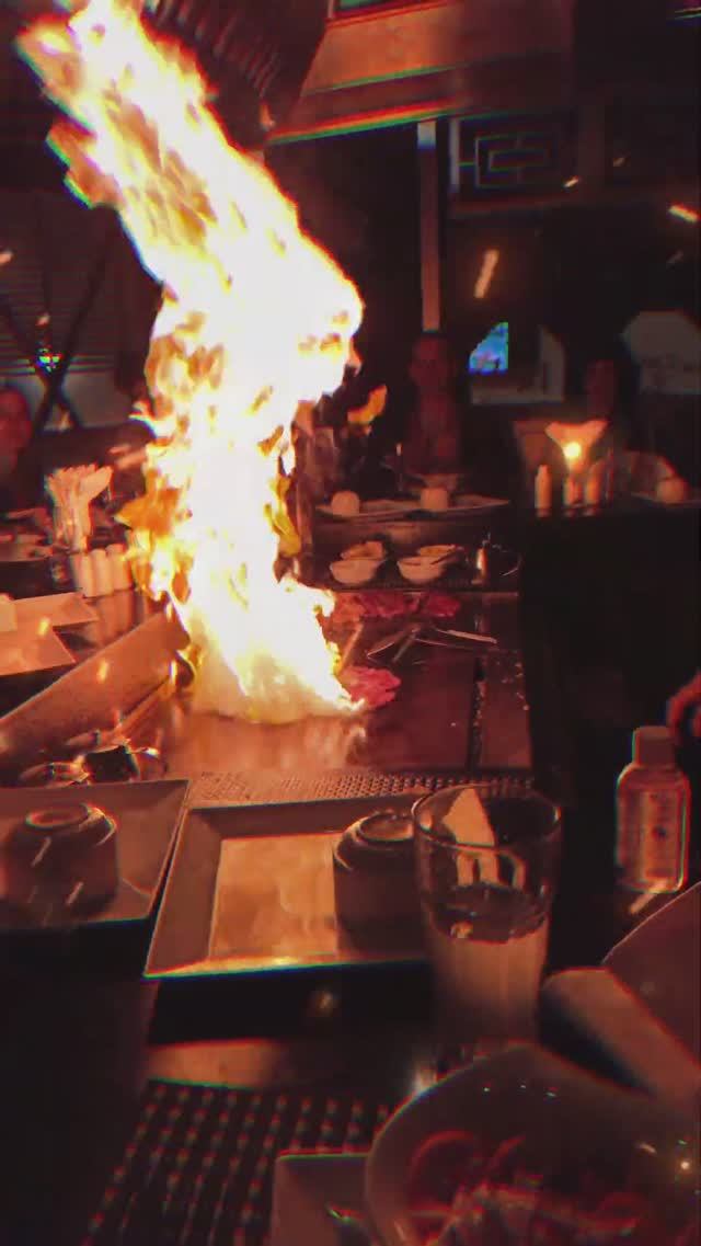 Жгли костёр за столом, хлопали и ели  #рекомендации #тренды #а4 #рек #shortsvideo #россия #топ