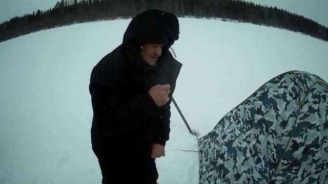 небольшое ПУТЕШЕСТВИЕ. 1 день рыбалки.первый улов. ветер сносит палатки