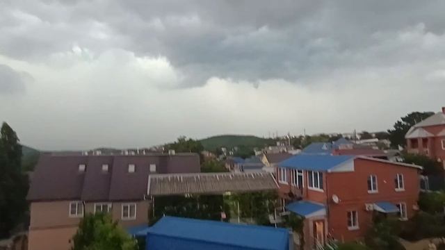 Архипо Осиповка намечается гроза, дождь.