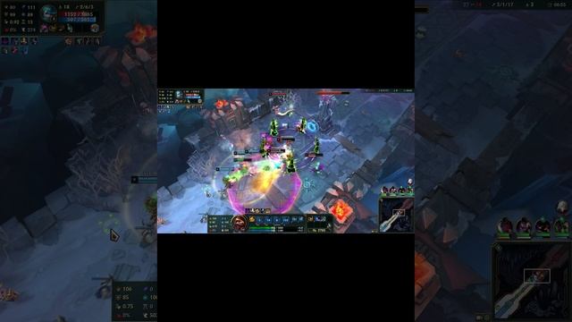 Втянул врага во врата.