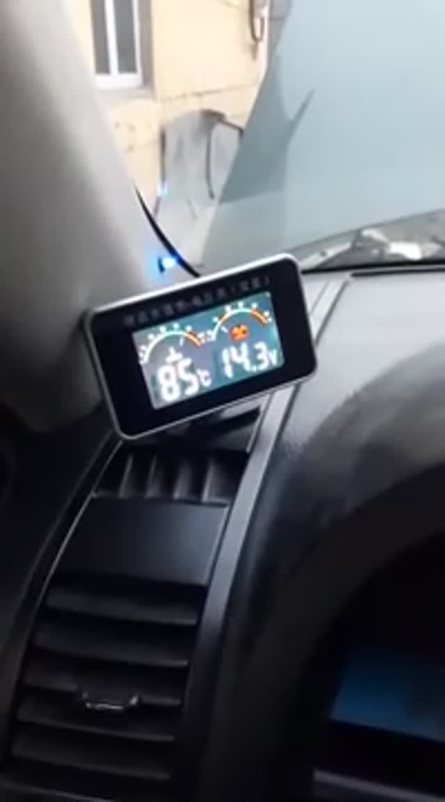 дополнительный Температурный датчик с Алиэкспресс, установка в верхний патрубок.