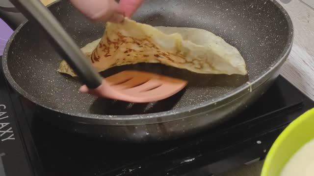 Тонкие блинчики, проверенный годами рецепт.