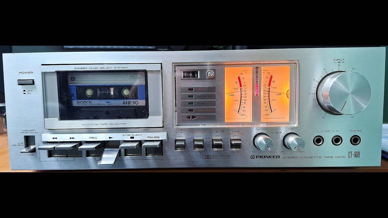 мини-обзор кассетной деки Pioneer CT-600 (1979) после профилактики.