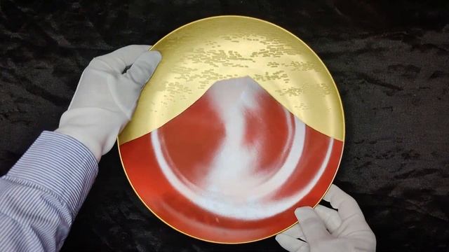 Тарелка  Noritake из японского фарфора с пейзажем  "гора Фудзияма", выполненном в акварельном стиле