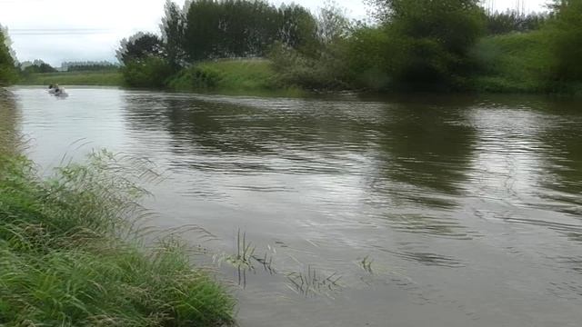Первый выход на воду на Tohatsu 5 л.с. лодка Адмирал-305