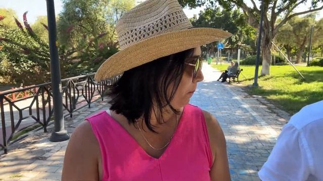 Официантка подписалась на наш канал. Цены в кафе в Турции