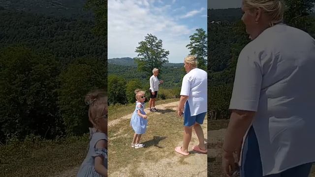 Абхазия. Пицунда. Сухум. По дороге в горах.