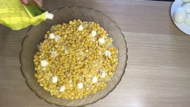 Полчаса и готов! Старый добрый любимый простой салат с ананасами!