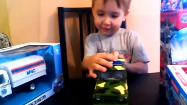 Новые машинки Супер Левы. Распаковываем новые машинки