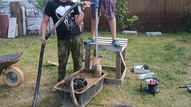 Разведочное бурение обломило штанги минус Бур