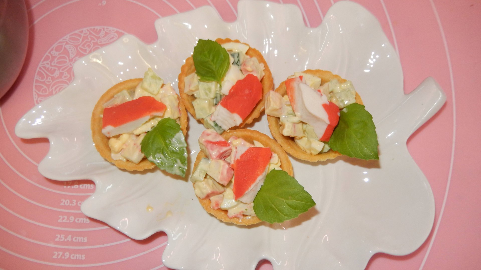 Рецепт..  Суббота. Украшаем зал...Новогодние салаты. Кулинарим с Людмилой..