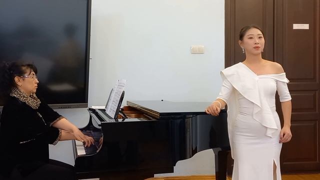 Хуан Цзы, ''Весенняя музыка'' -поёт Юйхуа Хэ, концертмейстер Наиля Шамгунова