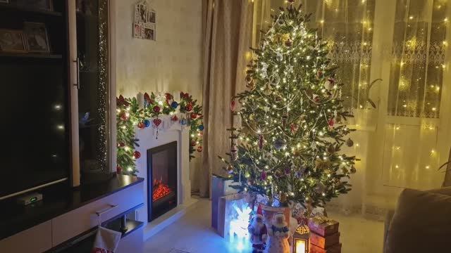 🎄НАРЯДНАЯ НОВАЯ ЁЛКА! 🎄 НОВЫЙ ГОД УЖЕ БЛИЗКО! 🎆 БЕРЕЖНО ХРАНЮ СТАРЫЕ ИГРУШКИ.✨️