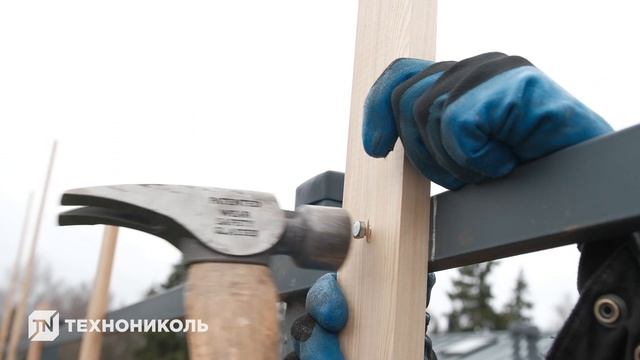 Монтаж планкена из лиственницы на забор