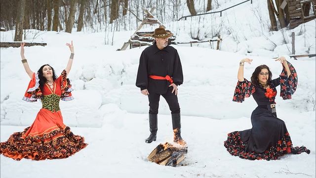 Цыганские танцы и песни "Ехал цыган", "Прихаяпэ". Певец Сергей Тарасов. Цыганский ансамбль.