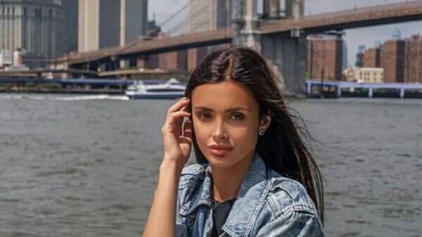 Korolova_Live_@_Karavela_Boat_Party,_Lisbon,_Portugal