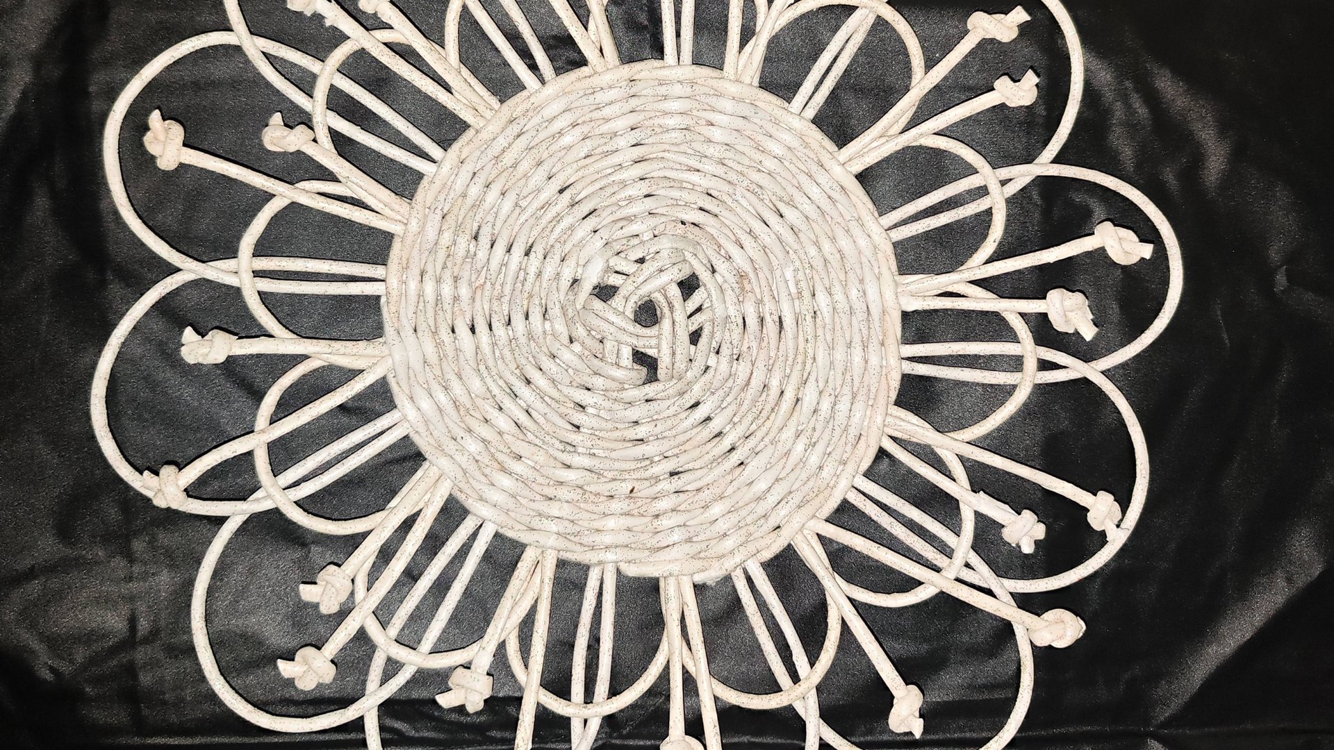 МК. Салфетка "Цветок" из бумажной лозы. #365