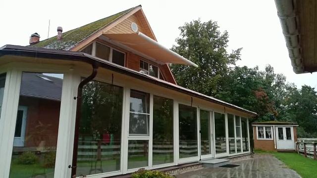 Локтевая выдвижная маркиза с датчиком ветра | Alumdevelop