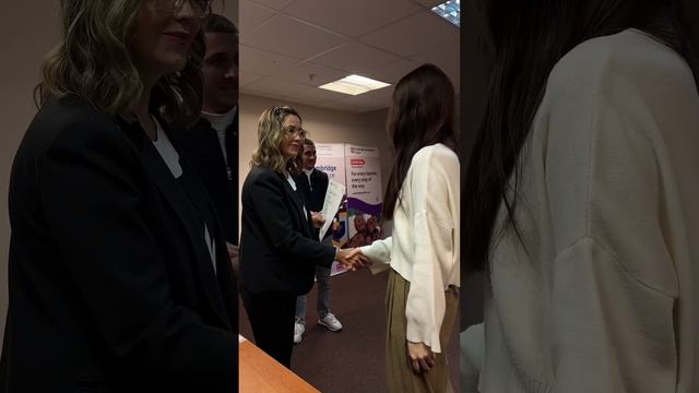 Вручение Кембриджских сертификатов 21.10.2024 в школе ВИНДЗОР