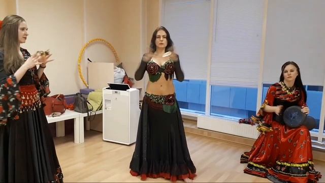 Основы игры на сагатах. Восточный танец живота. Школа танцев "Экспромт" СПб Обучение игре на сагатах